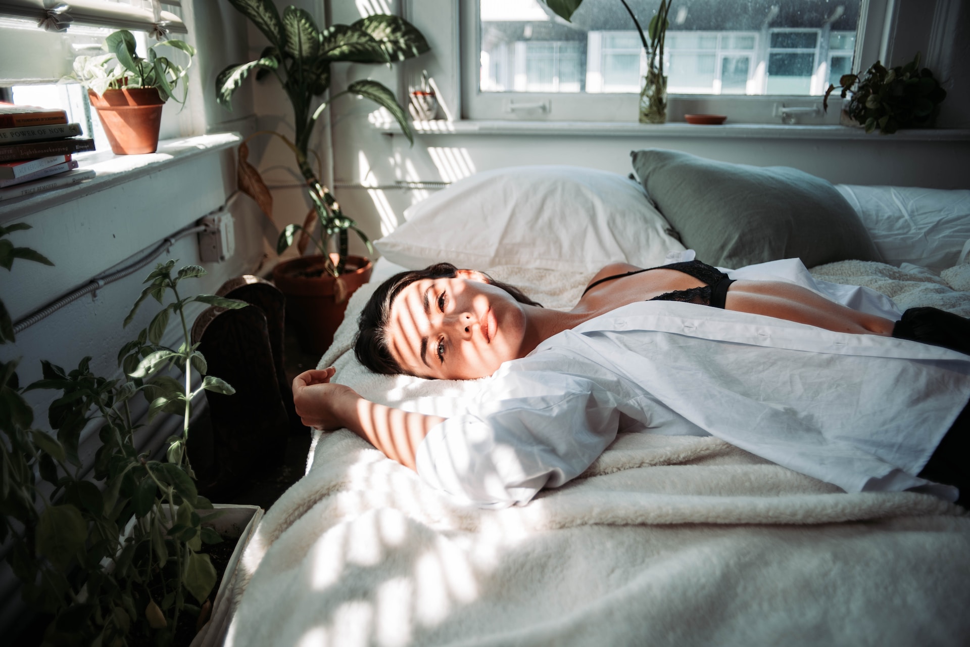 Pillow Method Manifestation: What Is It and How Does It Work? - Revivalist